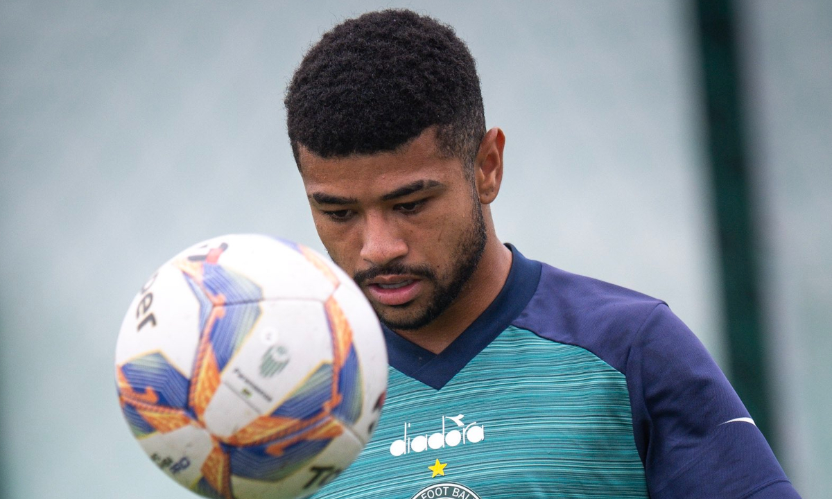 Cruzeiro faz consulta por Lucas Ronier, do Coritiba; veja valores ...