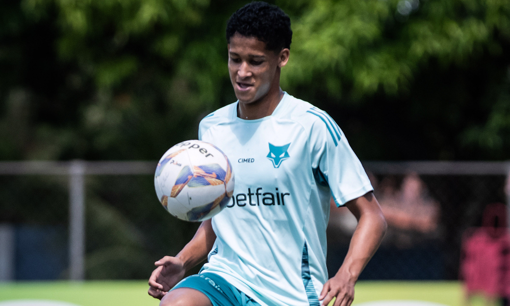 Tevis se declara ao Cruzeiro antes de transferência ao Athletico-PR ...