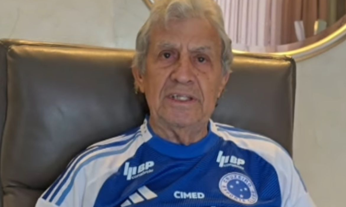 Ídolo do Cruzeiro, Piazza recebe novo uniforme de presente e se declara ...